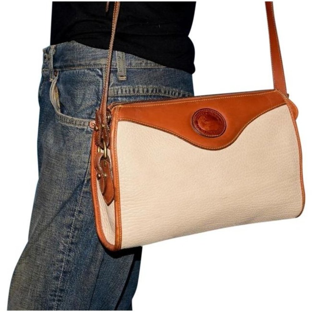 Dooney And Bourke Beige Pebbled Shoulder Bag - Gem